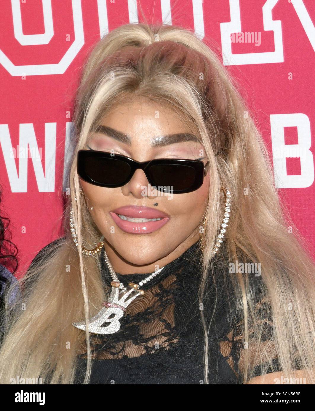 Lil' Kim at arrivals for Macy s Rookie In The City Fashion Show, Macy s ...