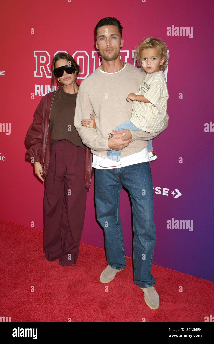 Harvey Newton-Hayden, Jenne Newton-Haydon at arrivals for Macy s Rookie ...
