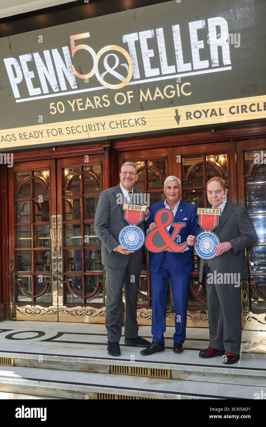 London, UK . 19 September, 2025 . Penn Jillette, Marvin Berglas ...