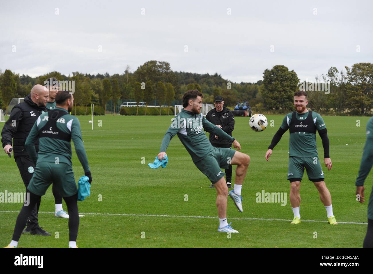 Hibernian manager david gray looks on at jack iredale hi-res stock ...