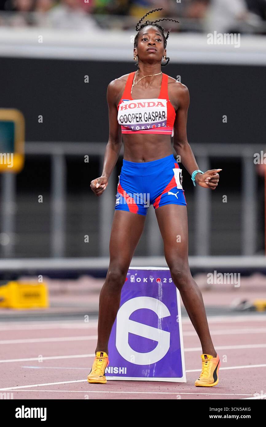 Cuba's Daily Cooper Gaspar prepares to compete in women's 800 meters ...