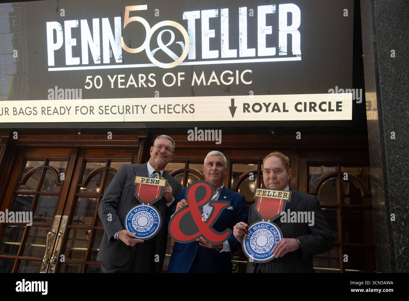 London, UK. 19 Sep, 2025. Pictured: American Magicians Penn & Teller ...