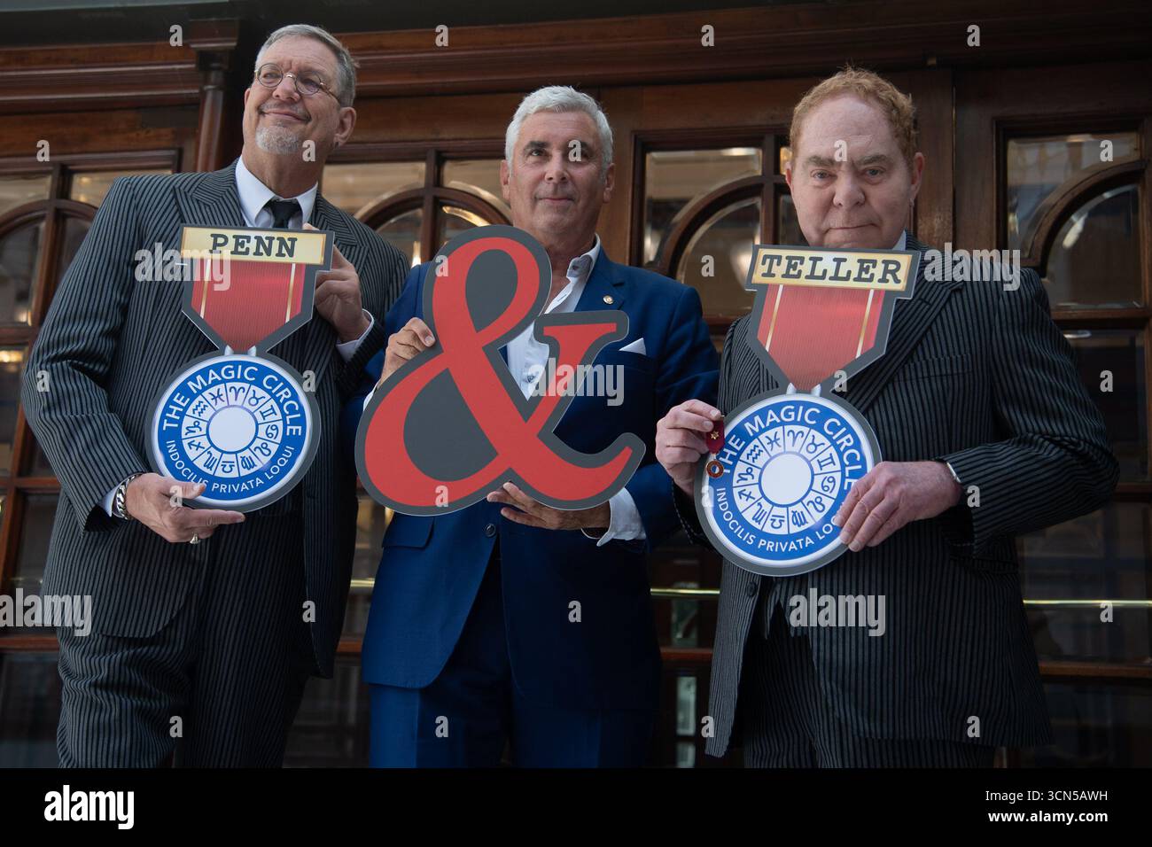 London, UK. 19 Sep, 2025. Pictured: American Magicians Penn & Teller ...