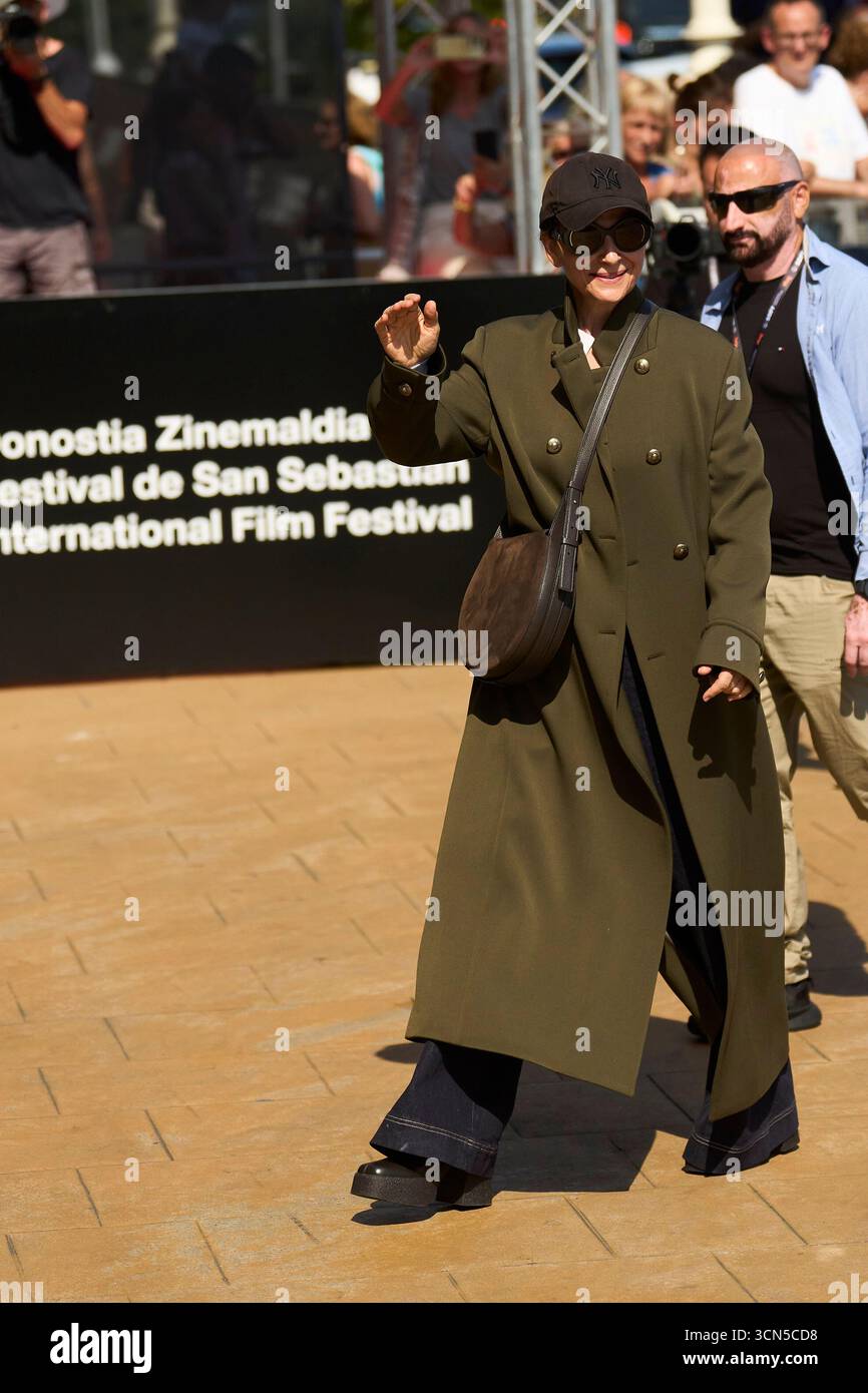 Juliette Binoche arrives at Maria Cristina Hotel during 73rd San ...