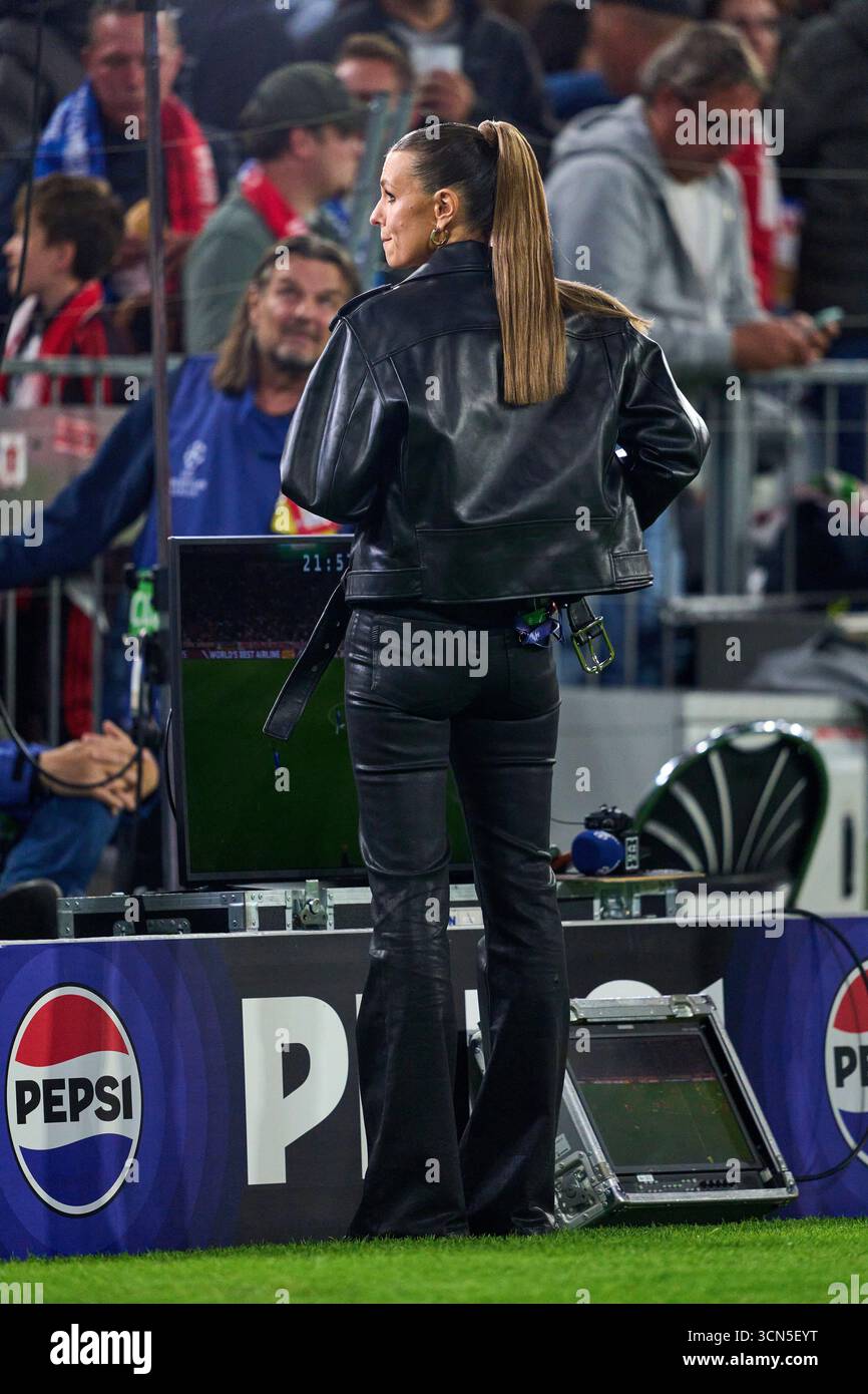 Laura WONTORRA, sports presenter, reporter, woman, moderator, TV ...