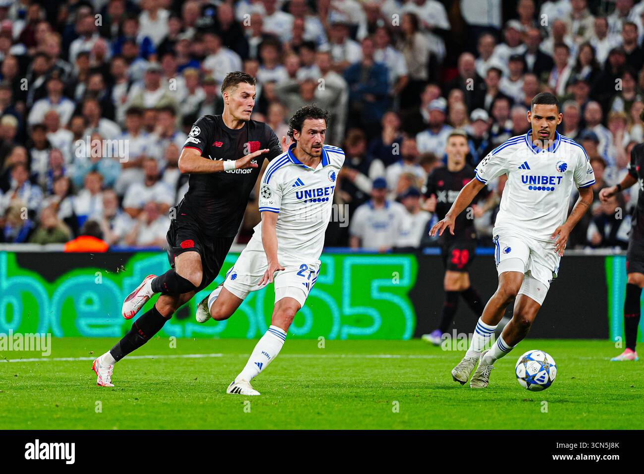 Patrik Schick (Bayer 04 Leverkusen, #14), Thomas Delaney (FC Kopenhagen ...