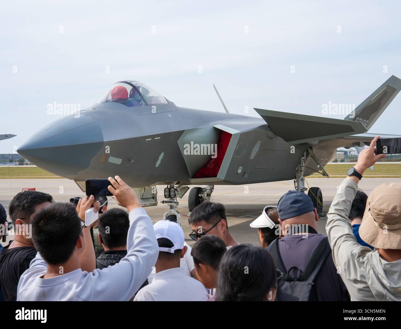 Chinese fighter jet j 20 hi-res stock photography and images - Alamy