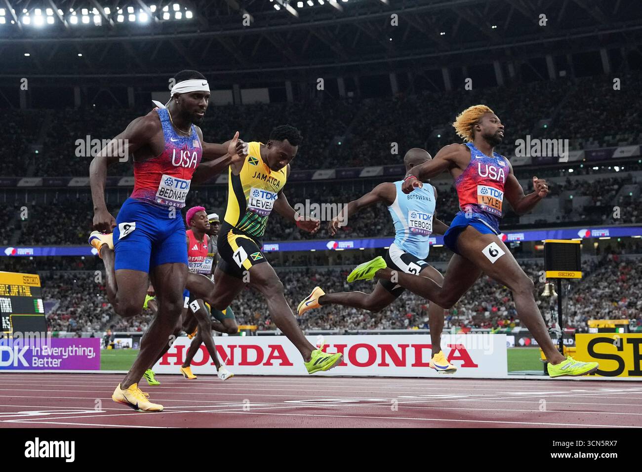 United States' Noah Lyles, right, wins the men's 200 meters final at ...