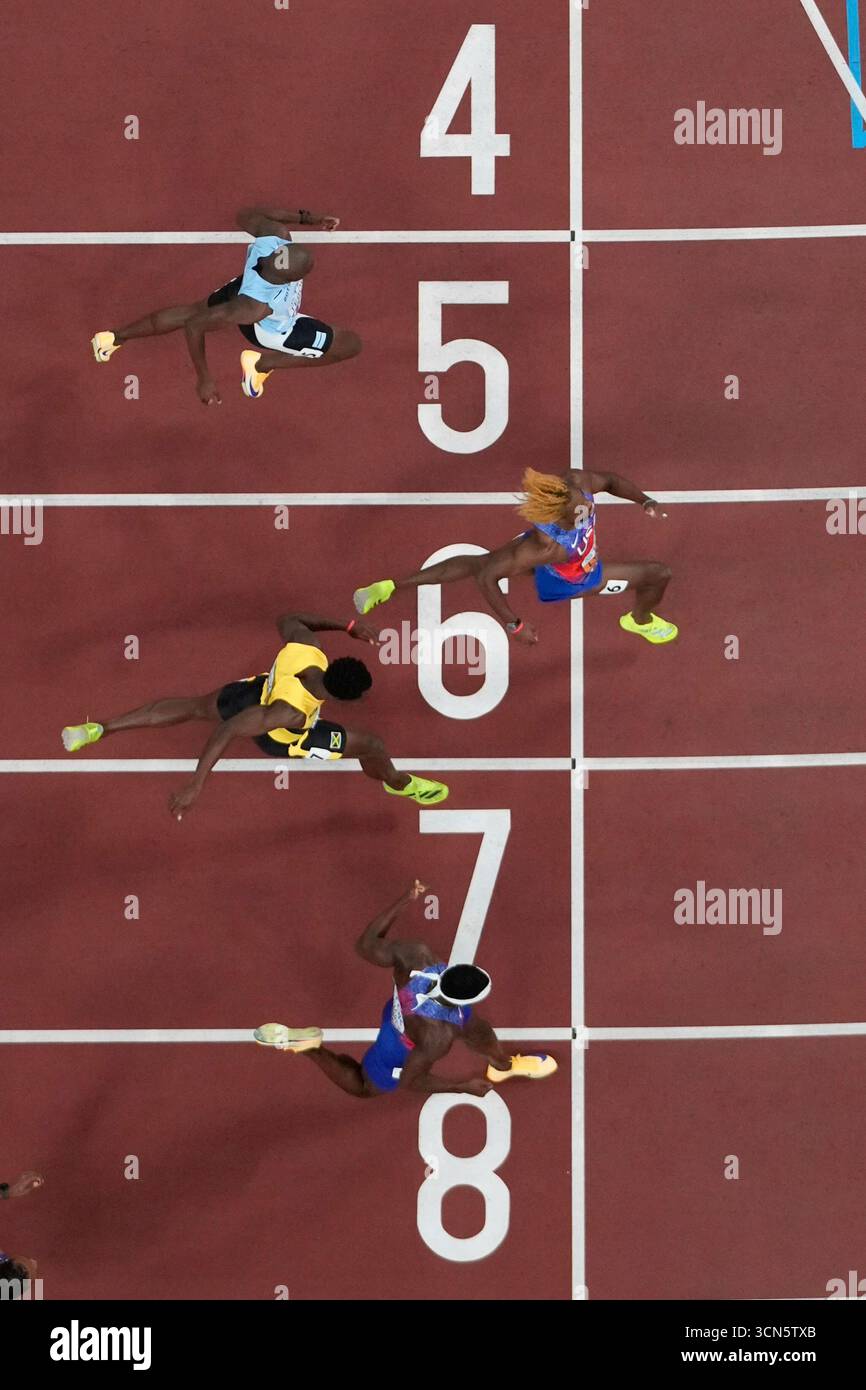 United States' Noah Lyles, right, wins the men's 200 meters final at ...