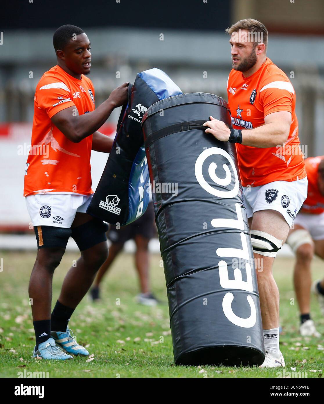 Emmanuel Tshituka of the Hollywoodbets Sharks and Jason Jenkins of the ...