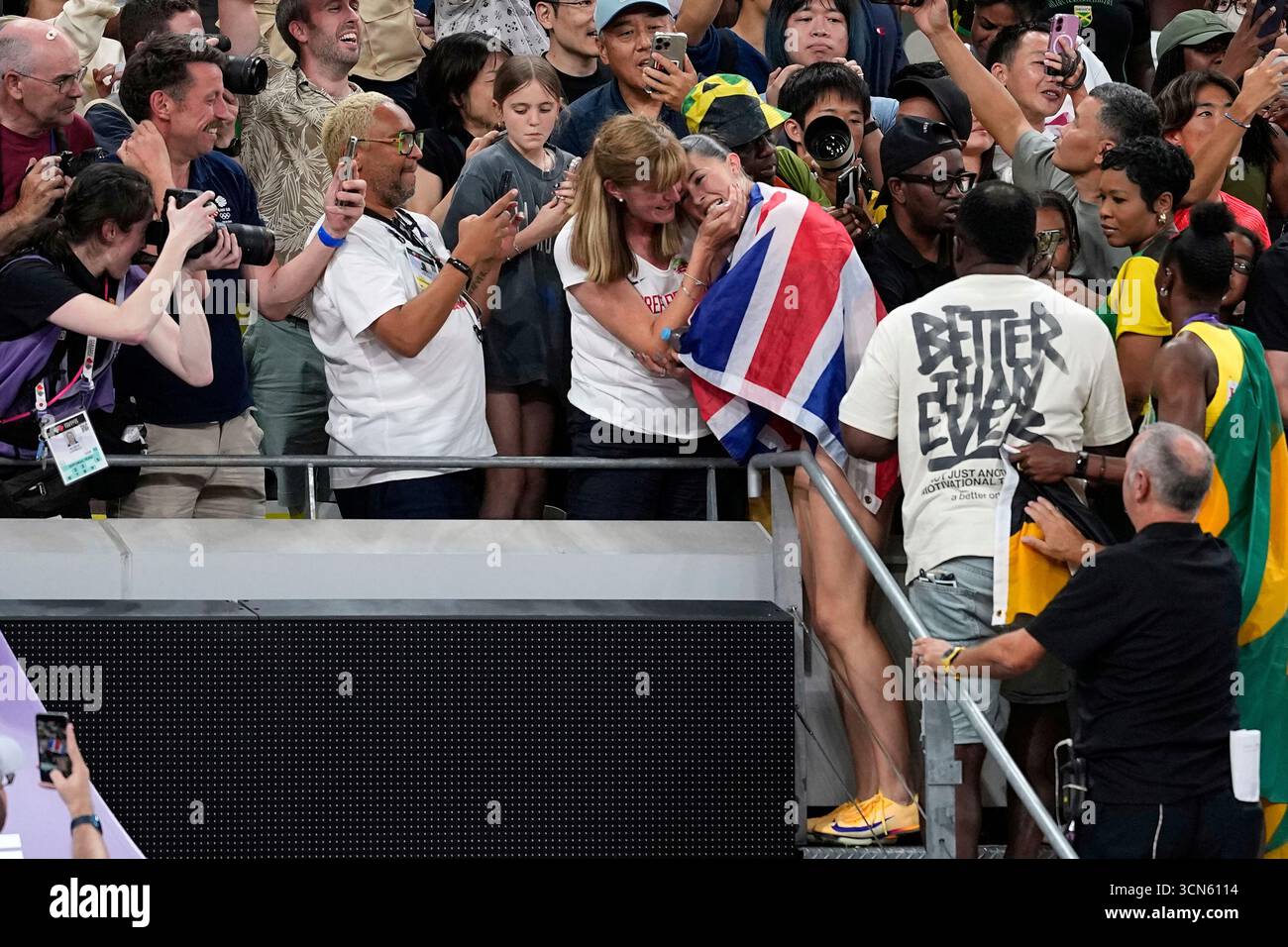 Britain's Amy Hunt celebrates on the stands after winning the silver ...