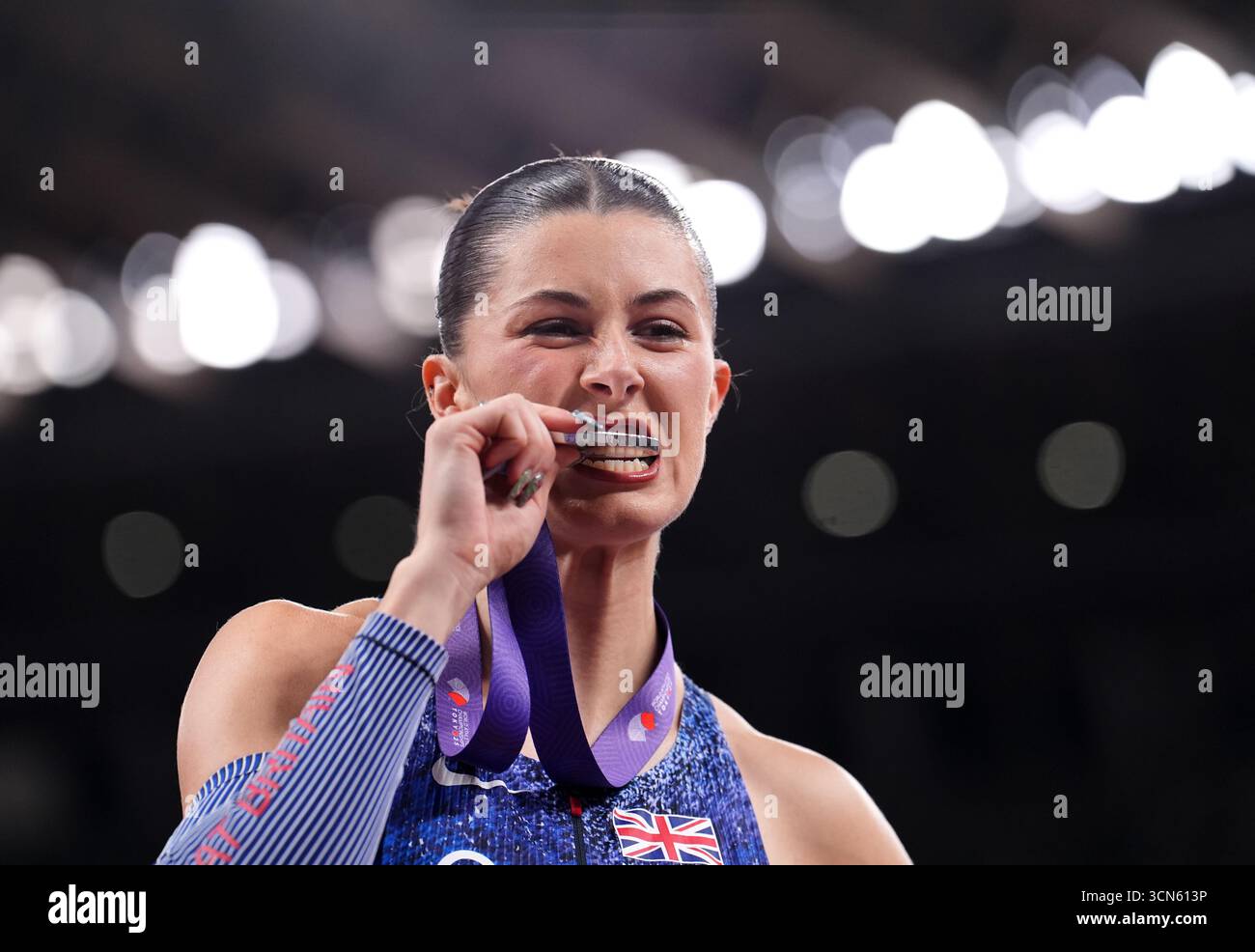 Great Britain's Amy Hunt celebrates silver in the Women's 200 metres on ...