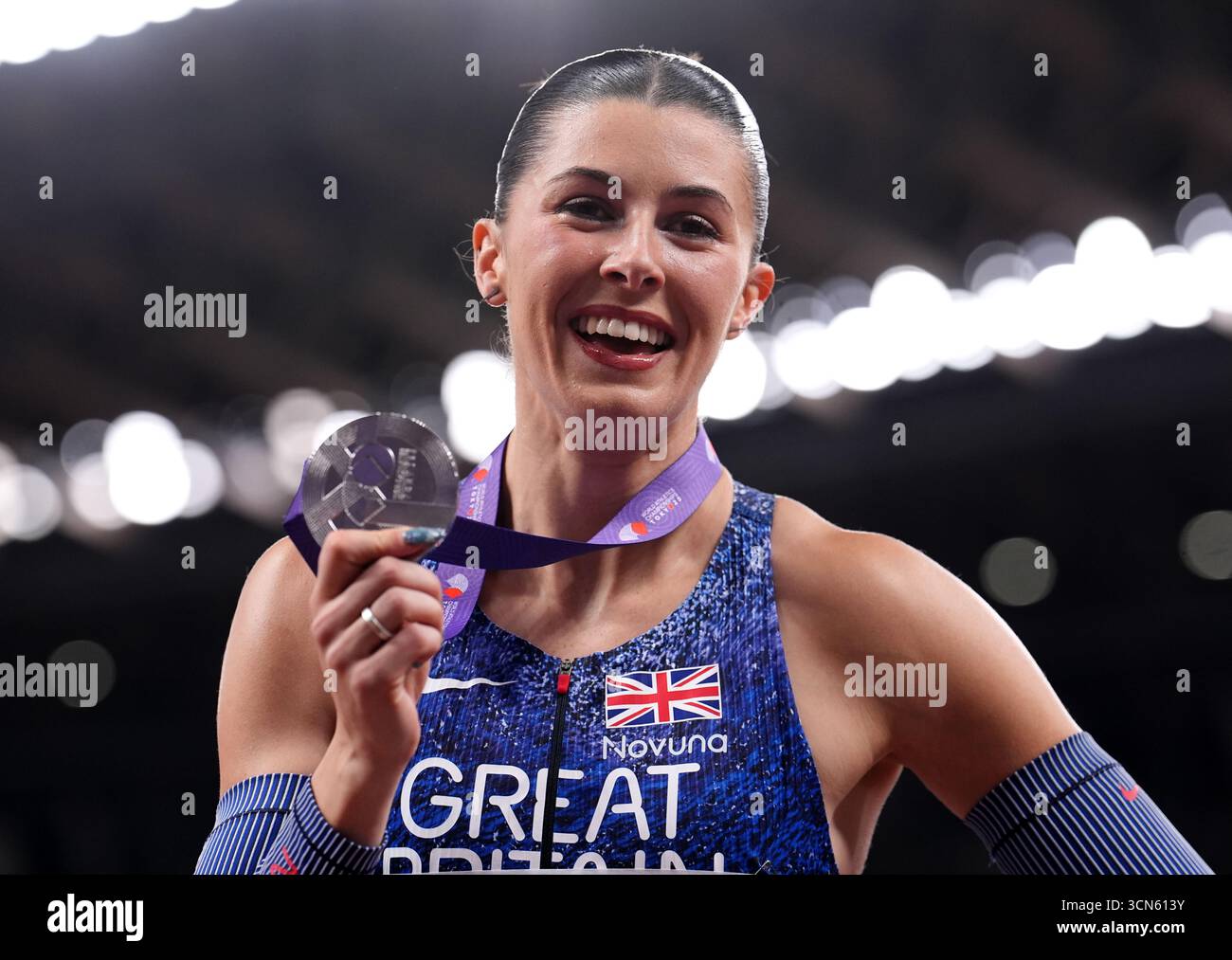 Great Britain's Amy Hunt celebrates silver in the Women's 200 metres on ...