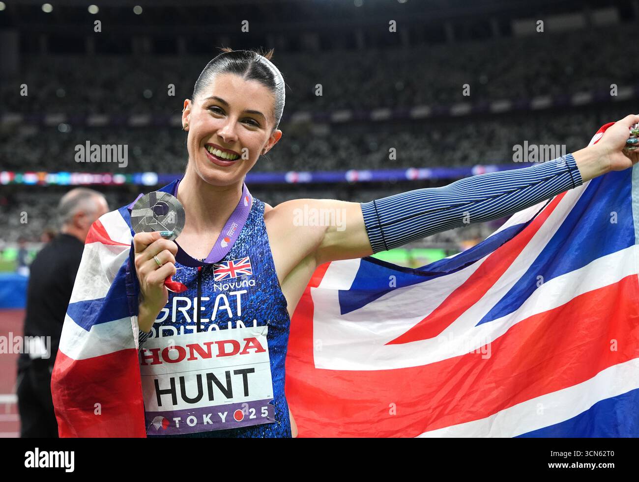 Great Britain's Amy Hunt celebrates silver in the Women's 200 metres on ...
