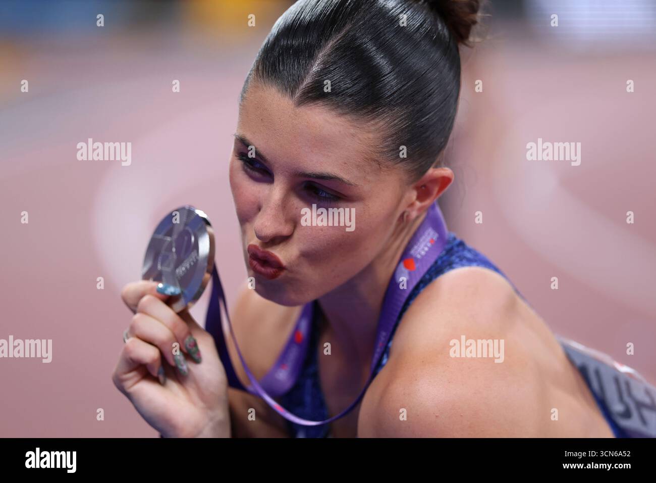 Amy HUNT of Great Britain poses for a photo after placing 2nd to claim ...