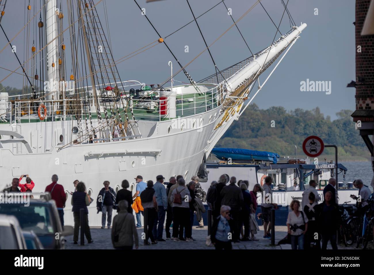 19 September 2025, Mecklenburg-Western Pomerania, Stralsund: The ...