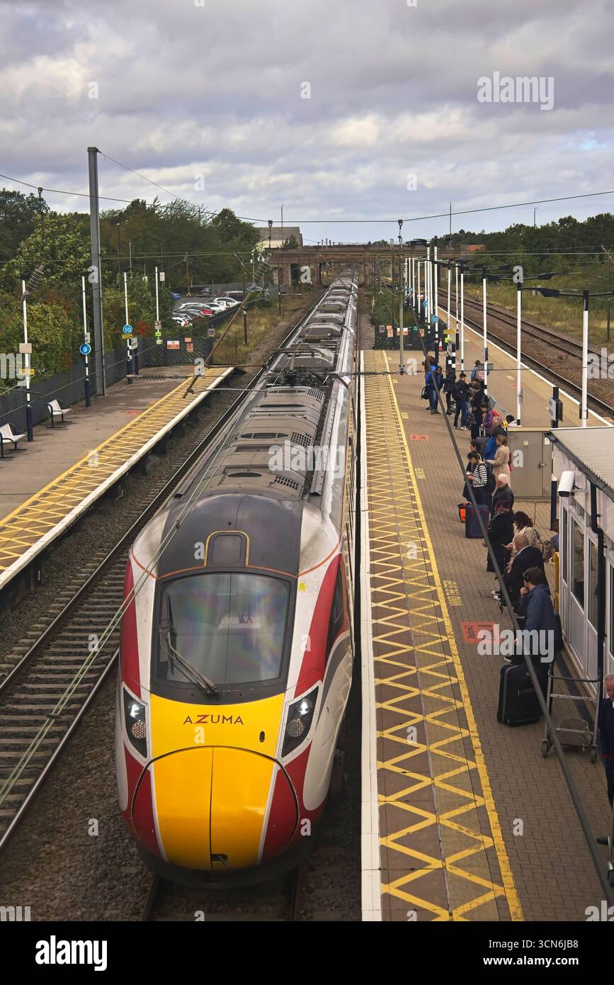LNER Azum train heading to Kings Cross, stopping at Newark Northgate ...