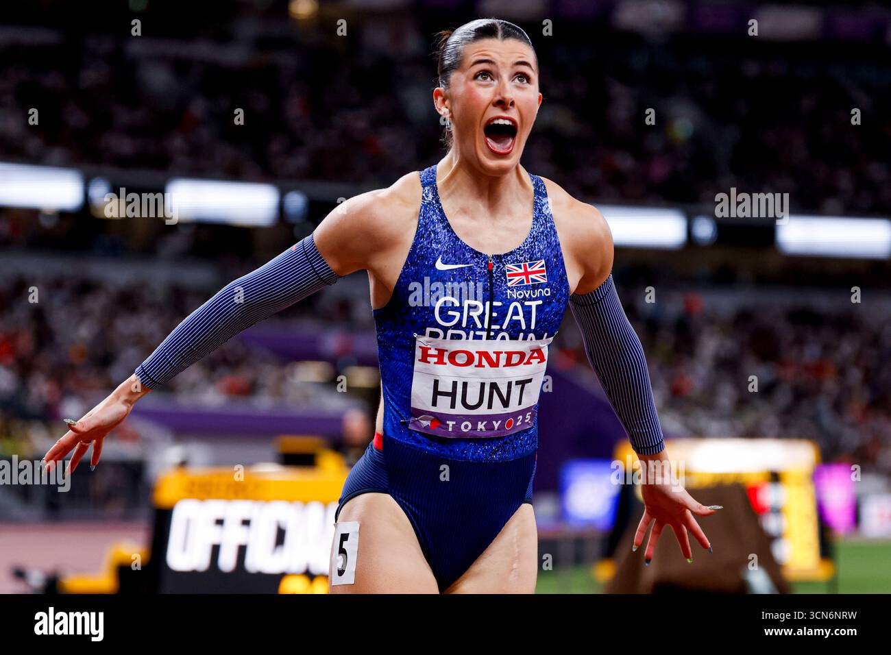 Amy hunt hi-res stock photography and images - Alamy