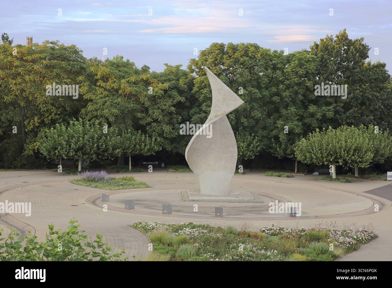 Sculpture flag monument by Joachim Sendler 1974, concrete, modern art ...