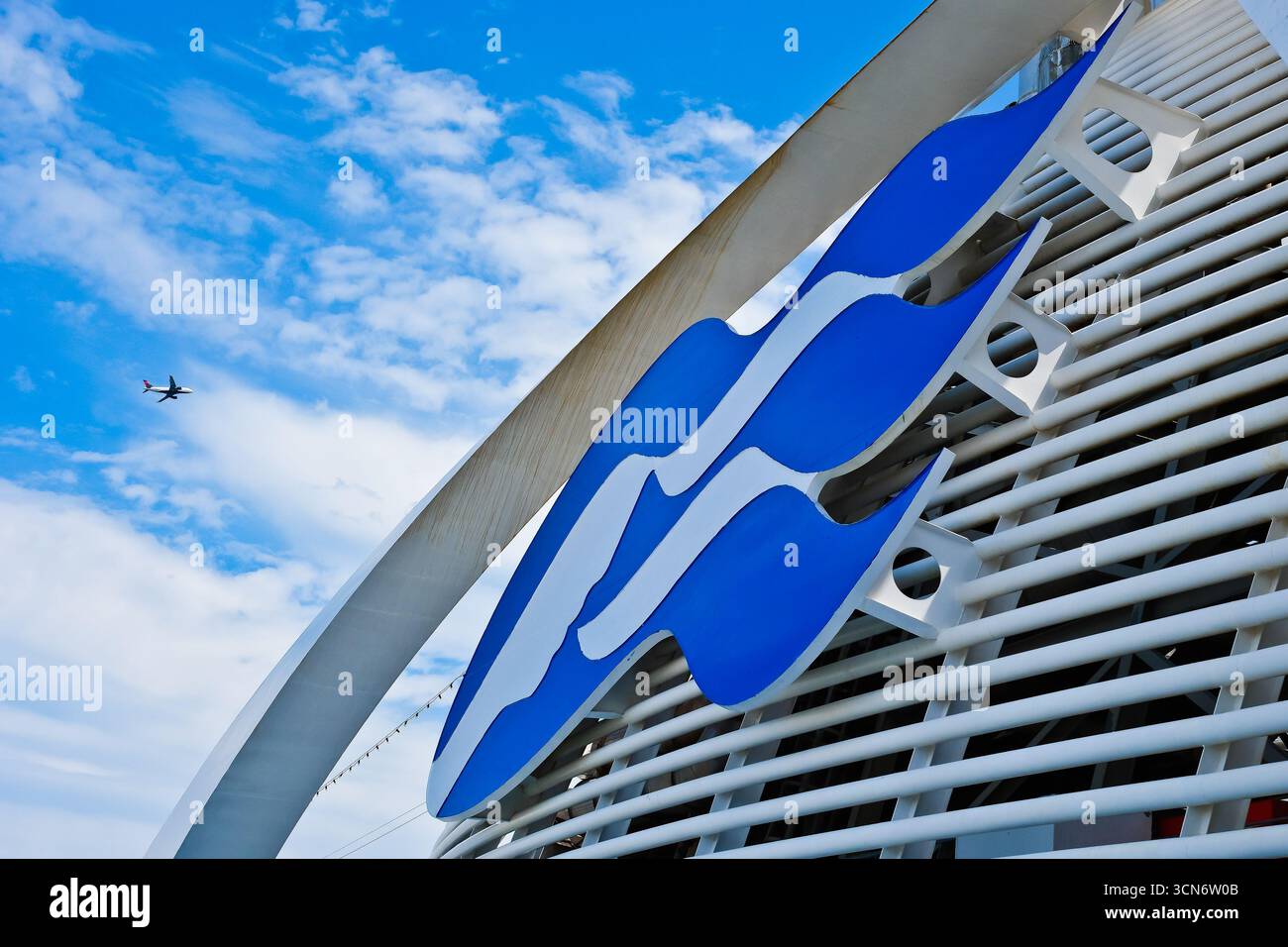 Summer adventure logo hi-res stock photography and images - Alamy