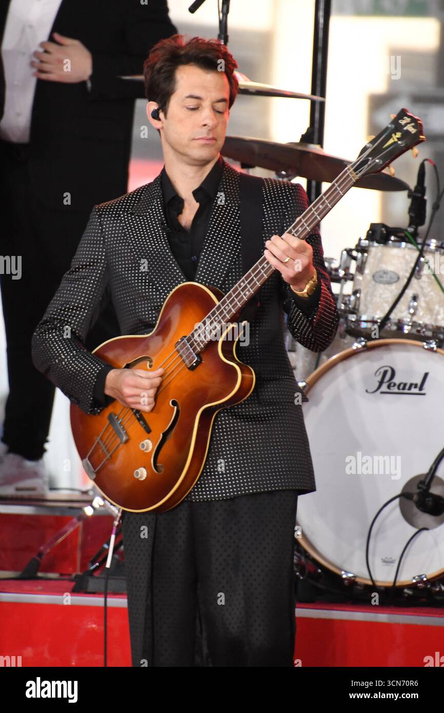 NEW YORK, NY - SEPTEMBER 19: Surprise guest, Mark Ronson performs with ...