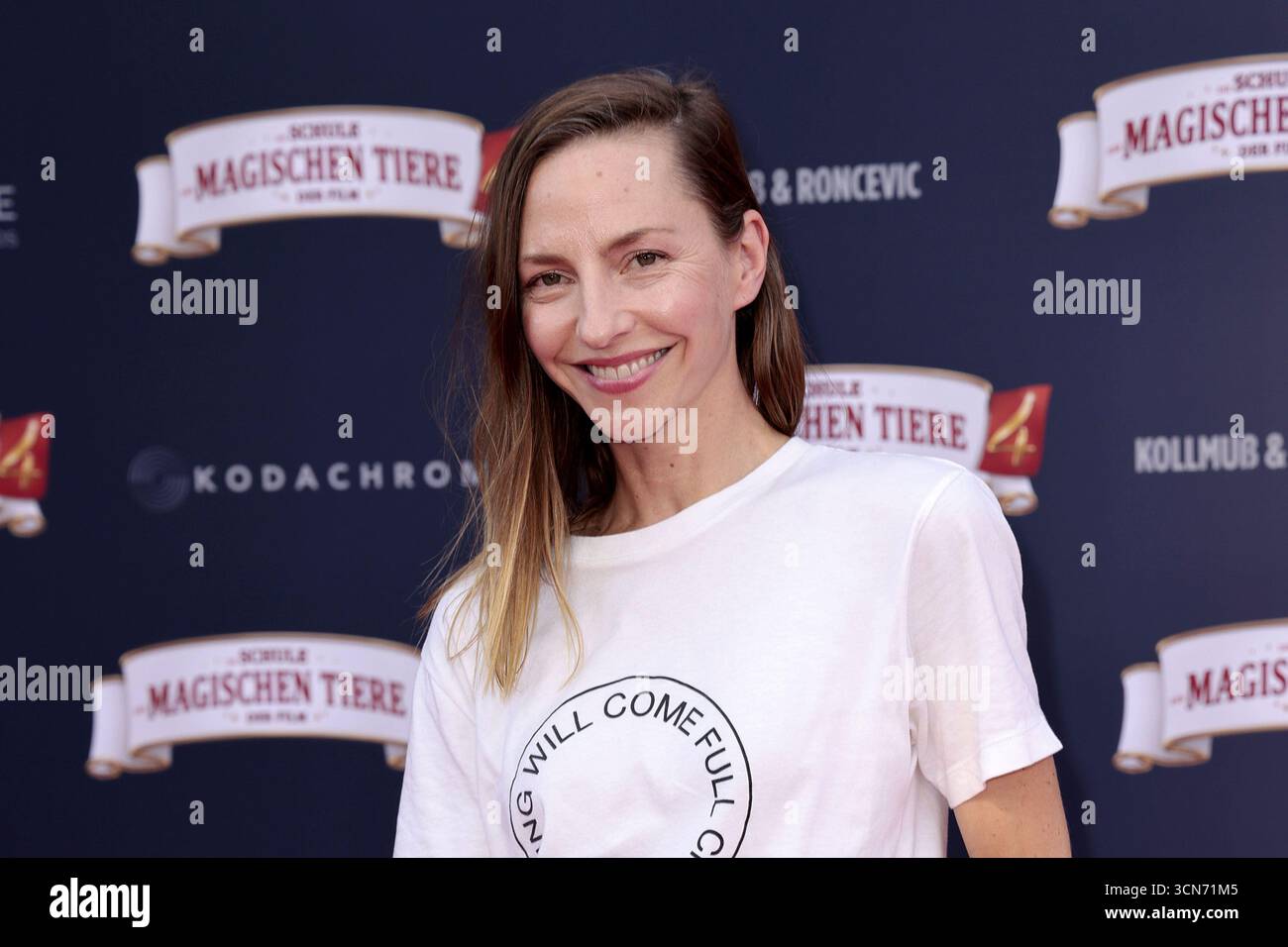 Katharina Schuettler attends "Die Schule der Magischen Tiere 4 ...