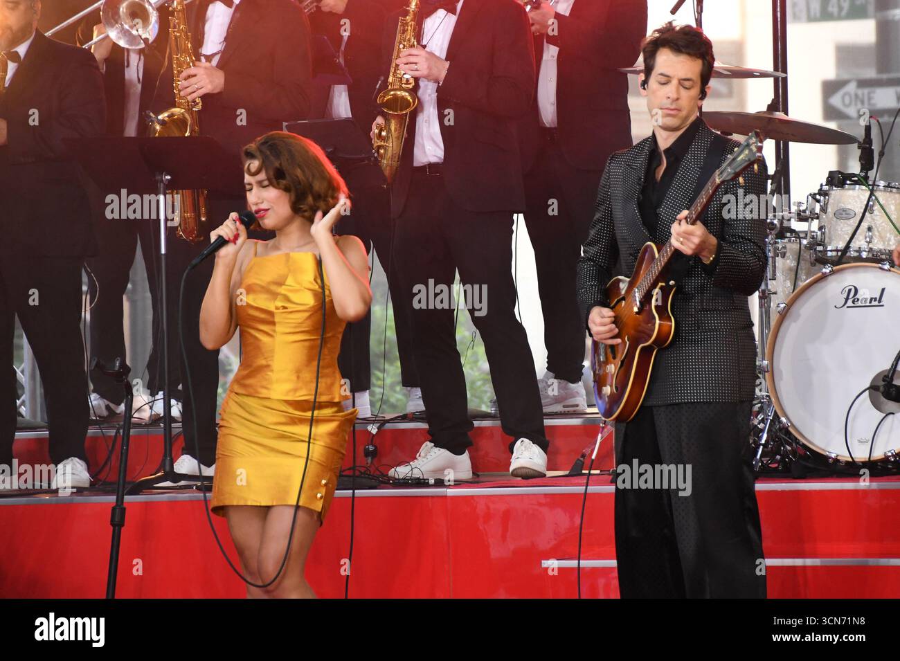 NEW YORK, NY - SEPTEMBER 19: Surprise guest, Mark Ronson performs with ...
