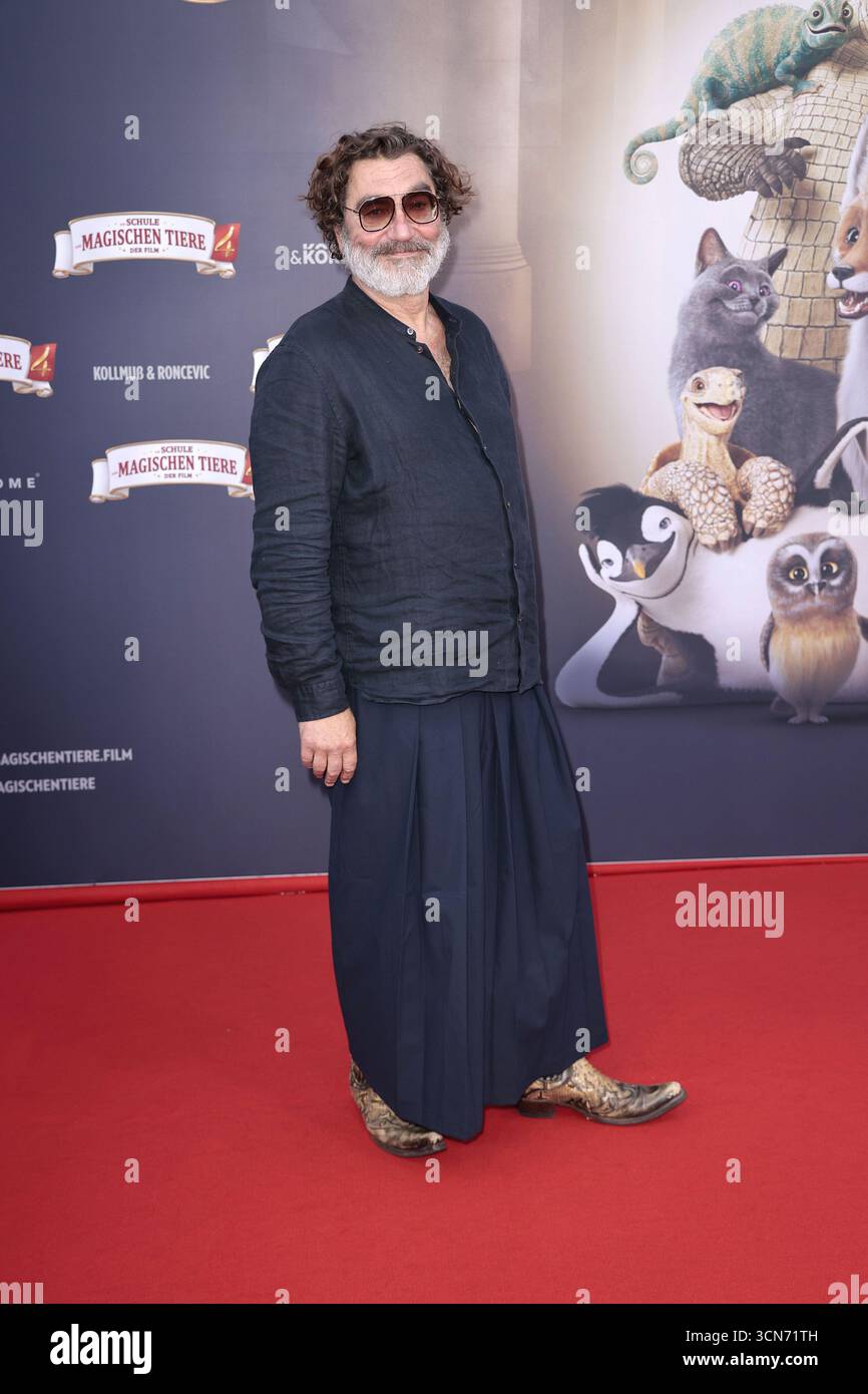Heiko Pinkowski attends "Die Schule der Magischen Tiere 4“ Premiere on ...
