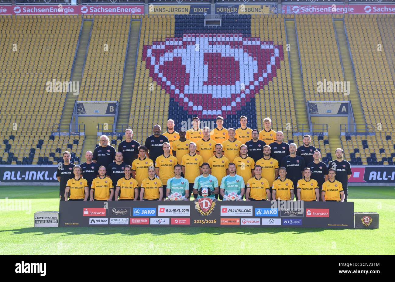 PRODUCTION - 18 September 2025, Saxony, Dresden: Soccer, Bundesliga 2 ...