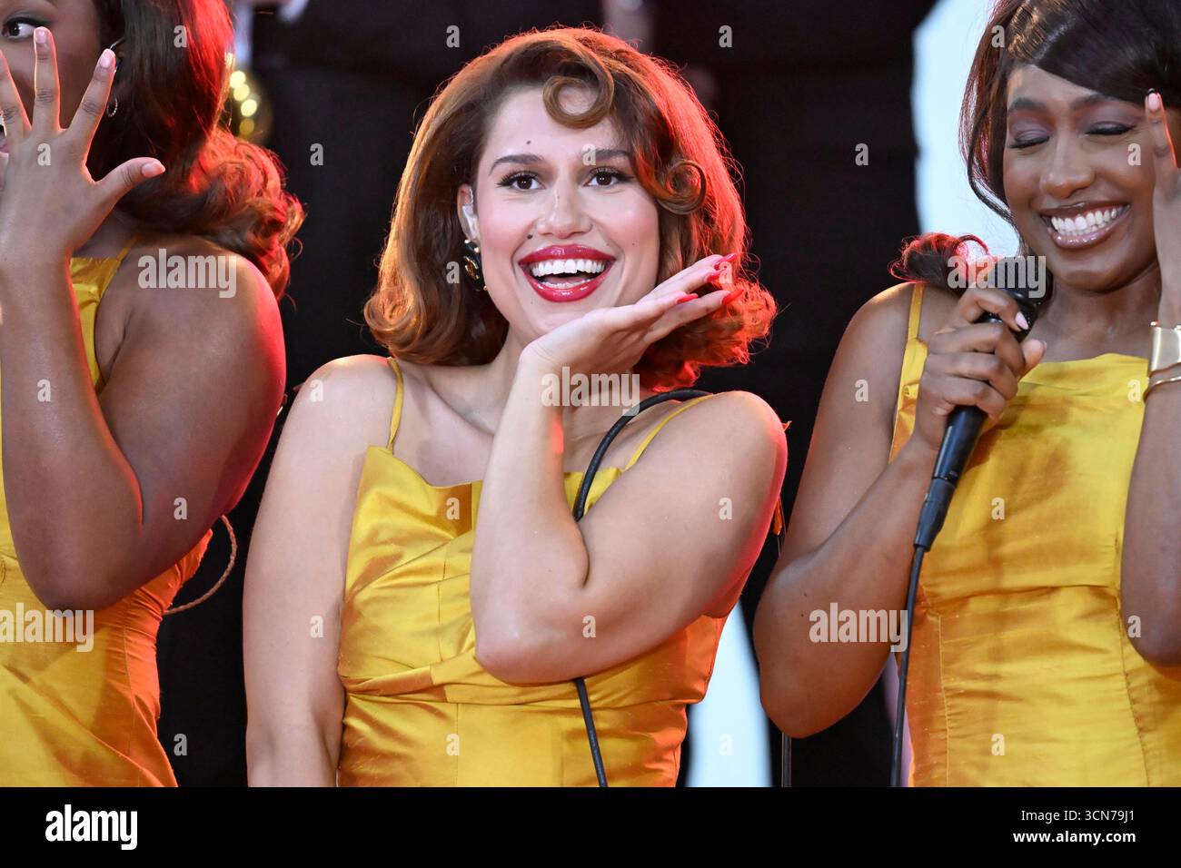 September 19, 2025, %G: (NEW) The performer RAYE is performing on the ...