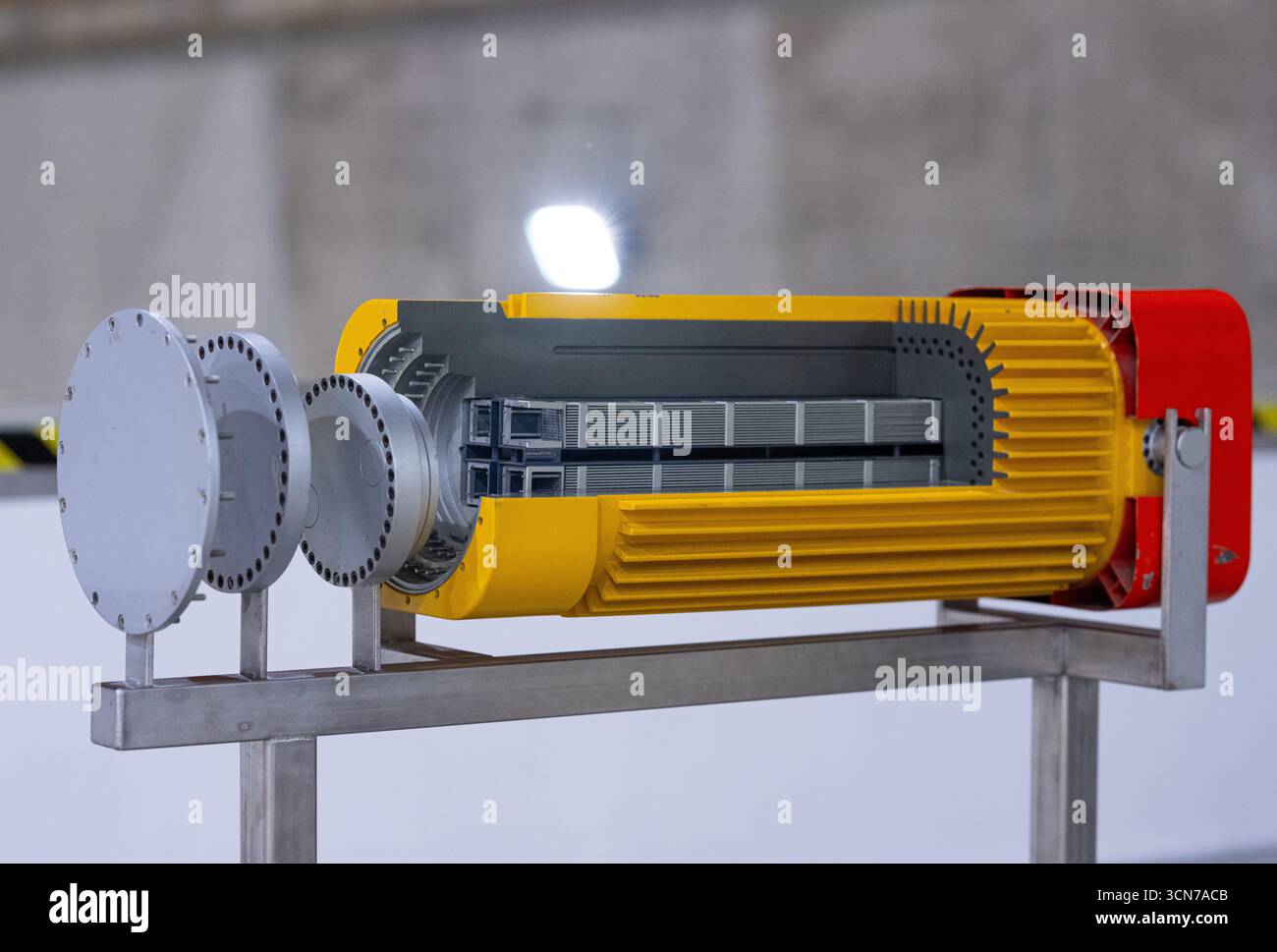 18 September 2025, North Rhine-Westphalia, Ahaus: A cut-open model of a ...