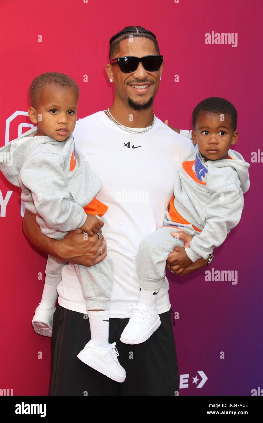NEW YORK, NEW YORK - SEPTEMBER 18: Haze Hart, Josh Hart and Hendrix ...