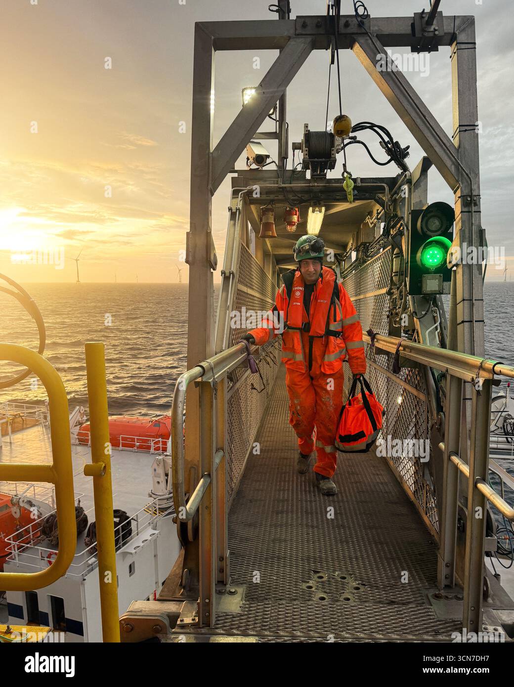 W2w system hi-res stock photography and images - Alamy