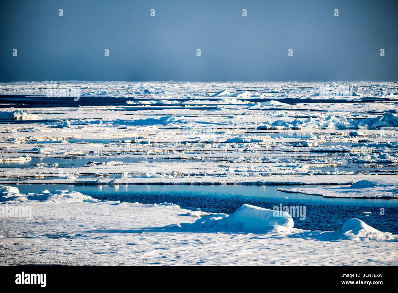 Svalbard islands darkness hi-res stock photography and images - Alamy