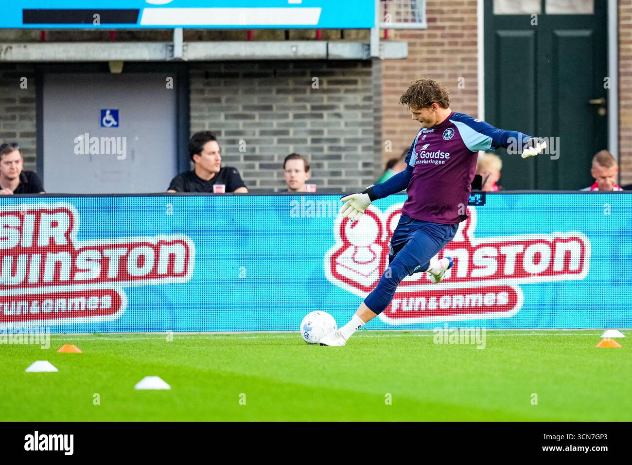 Rotterdam - Goalkeeper Pascal Kuiper of Sparta Rotterdam during the ...
