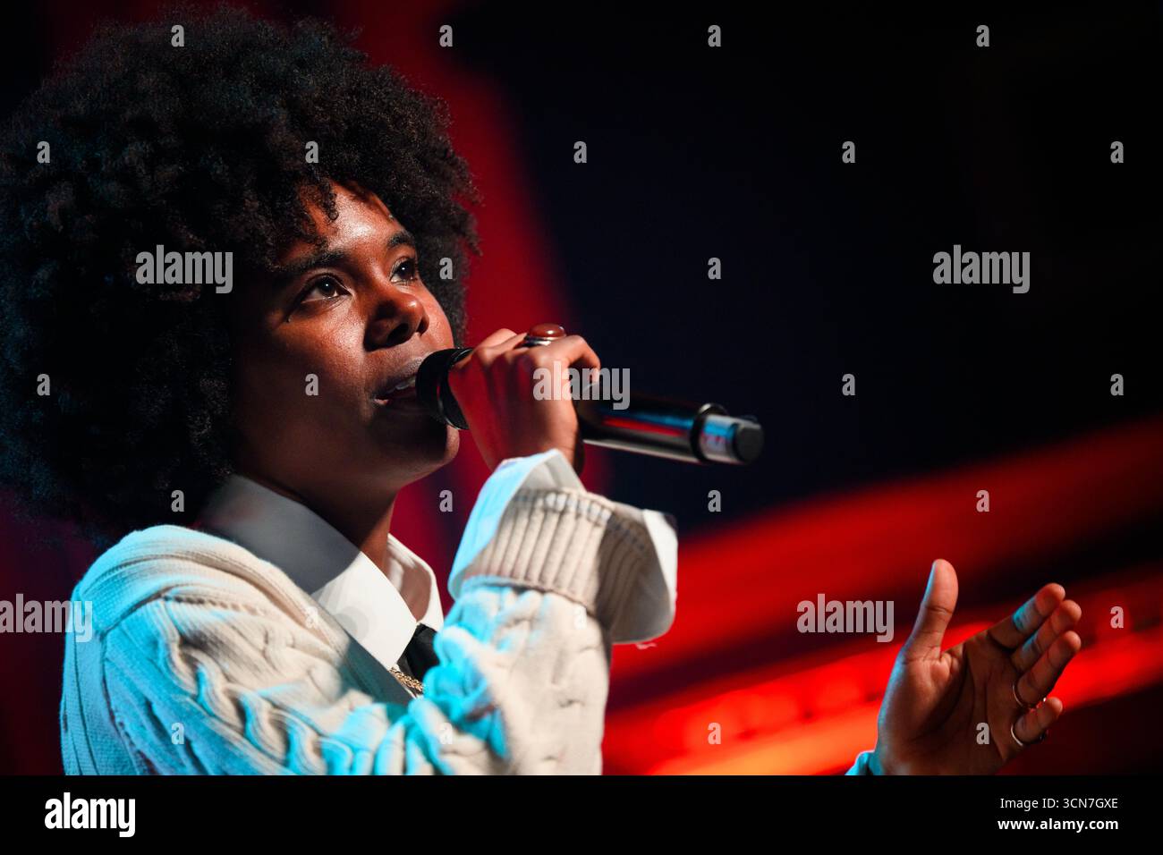 19 September 2025, Hamburg: Singer Sorvina performs on stage during the Anchor International ...
