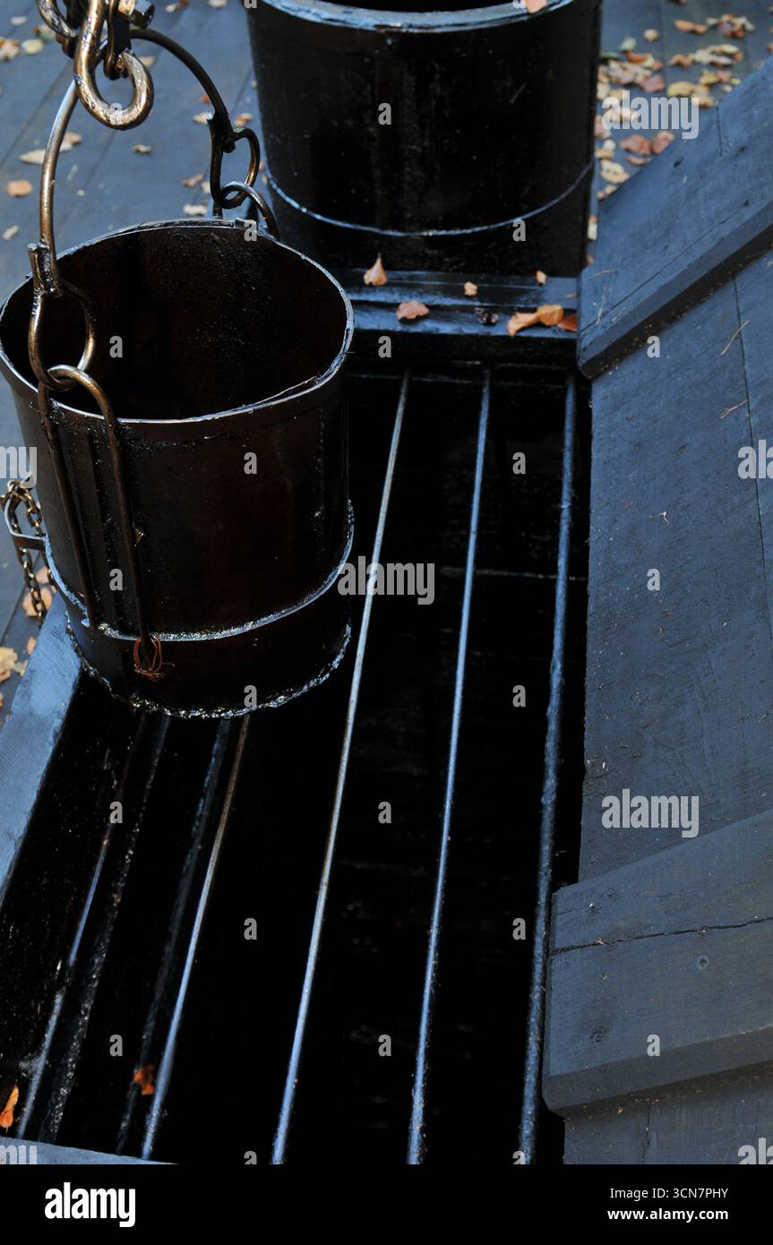 Dug well hi-res stock photography and images - Alamy