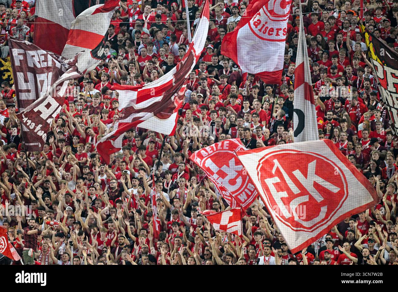 19 September 2025, Rhineland-Palatinate, Kaiserslautern: Soccer ...