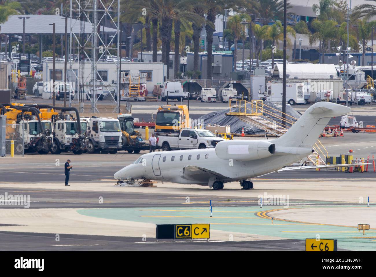 San Diego, California USA - September 19, 2025: Landing gear failure ...