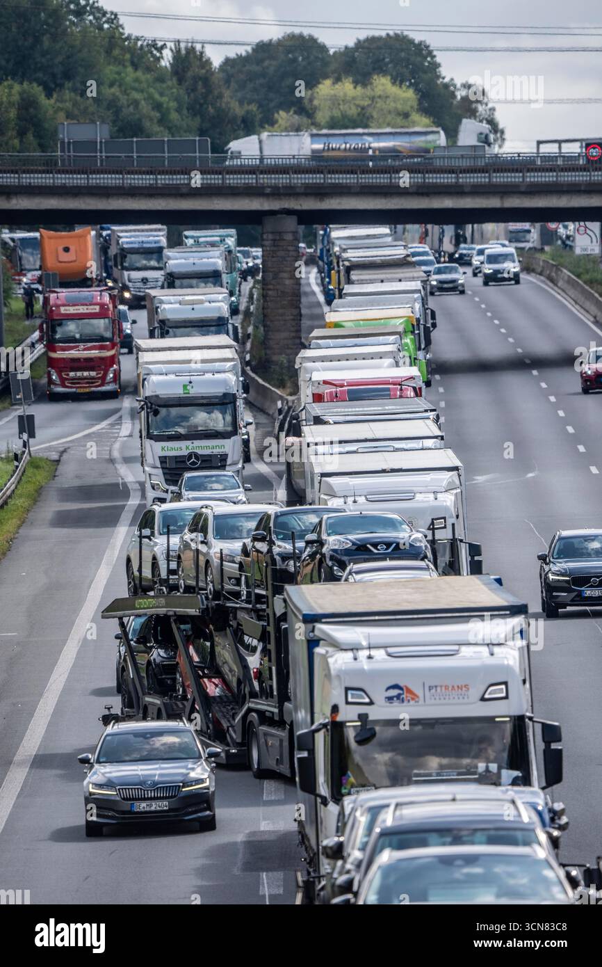 Traffic jam on the A1 motorway between the Dortmund-Unna junction (A1 ...