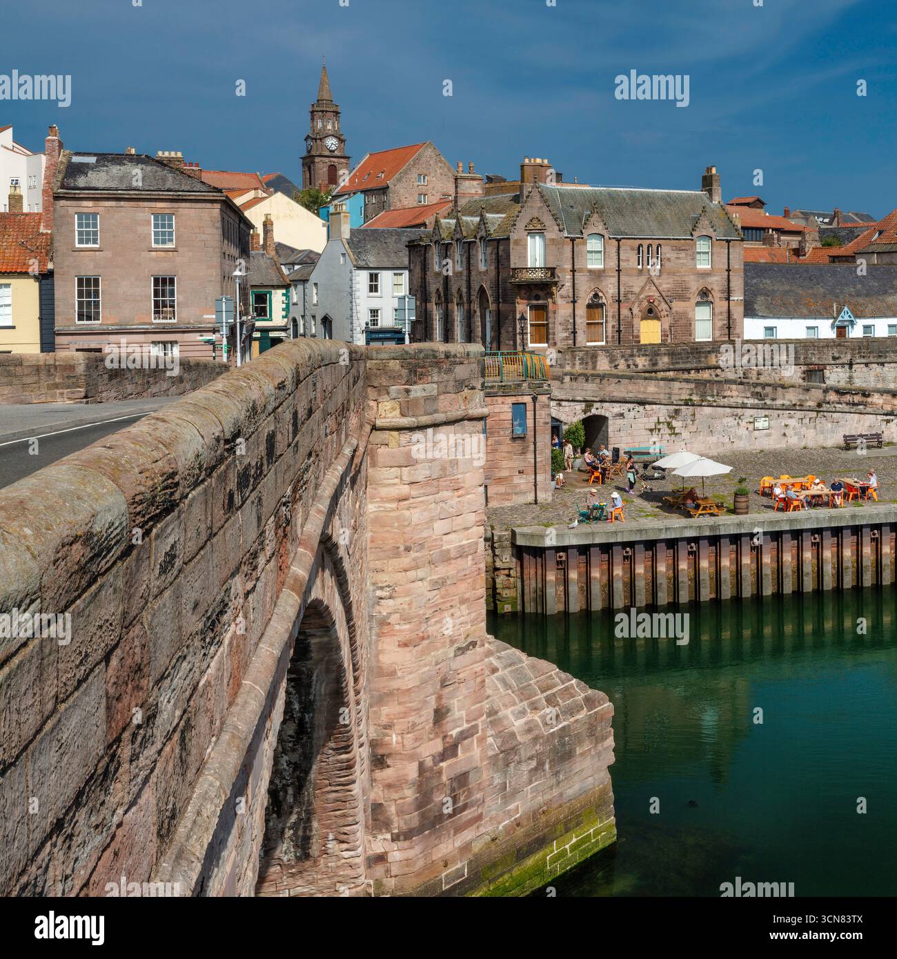Cafe berwick town hall hi-res stock photography and images - Alamy