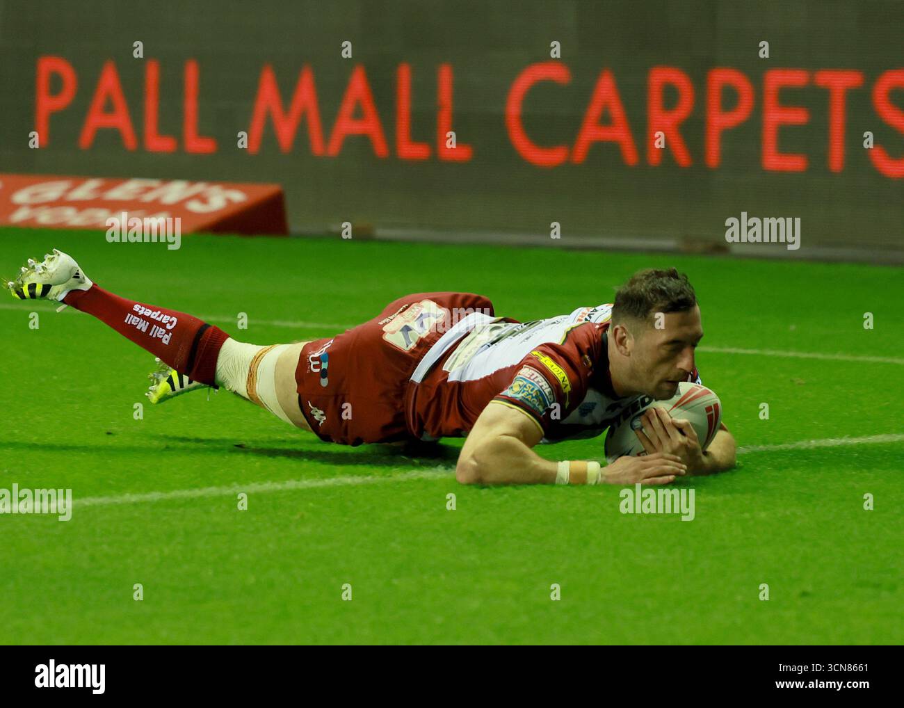 Wigan Warriors Jake Wardle scores a try during the Betfred Super League ...