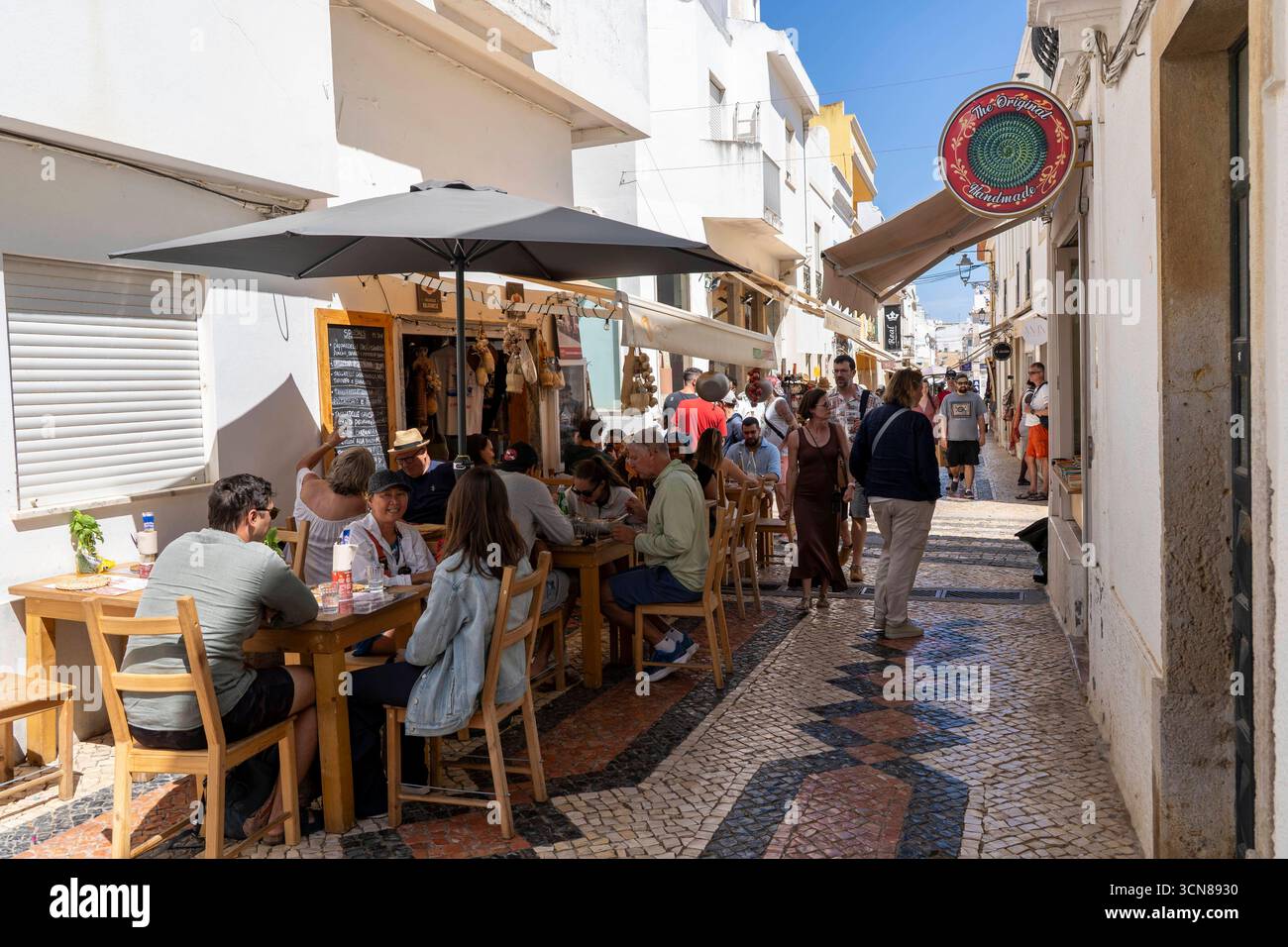 Die Altstadt von Lagos, im Westen der Algarve, Portugal Lagos *** The ...