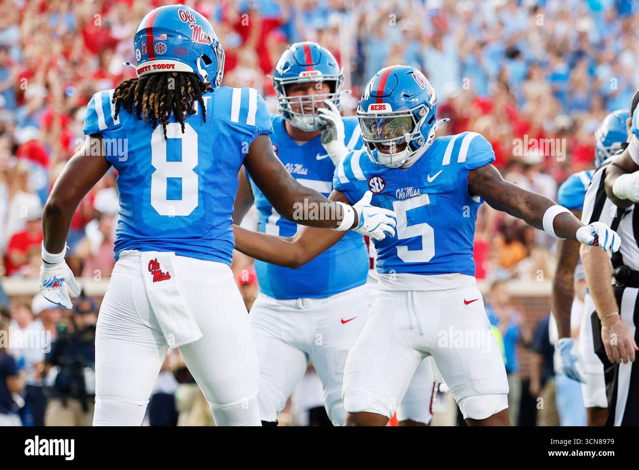 OXFORD, MS - SEPTEMBER 13: Mississippi Rebels running back Kewan Lacy ...