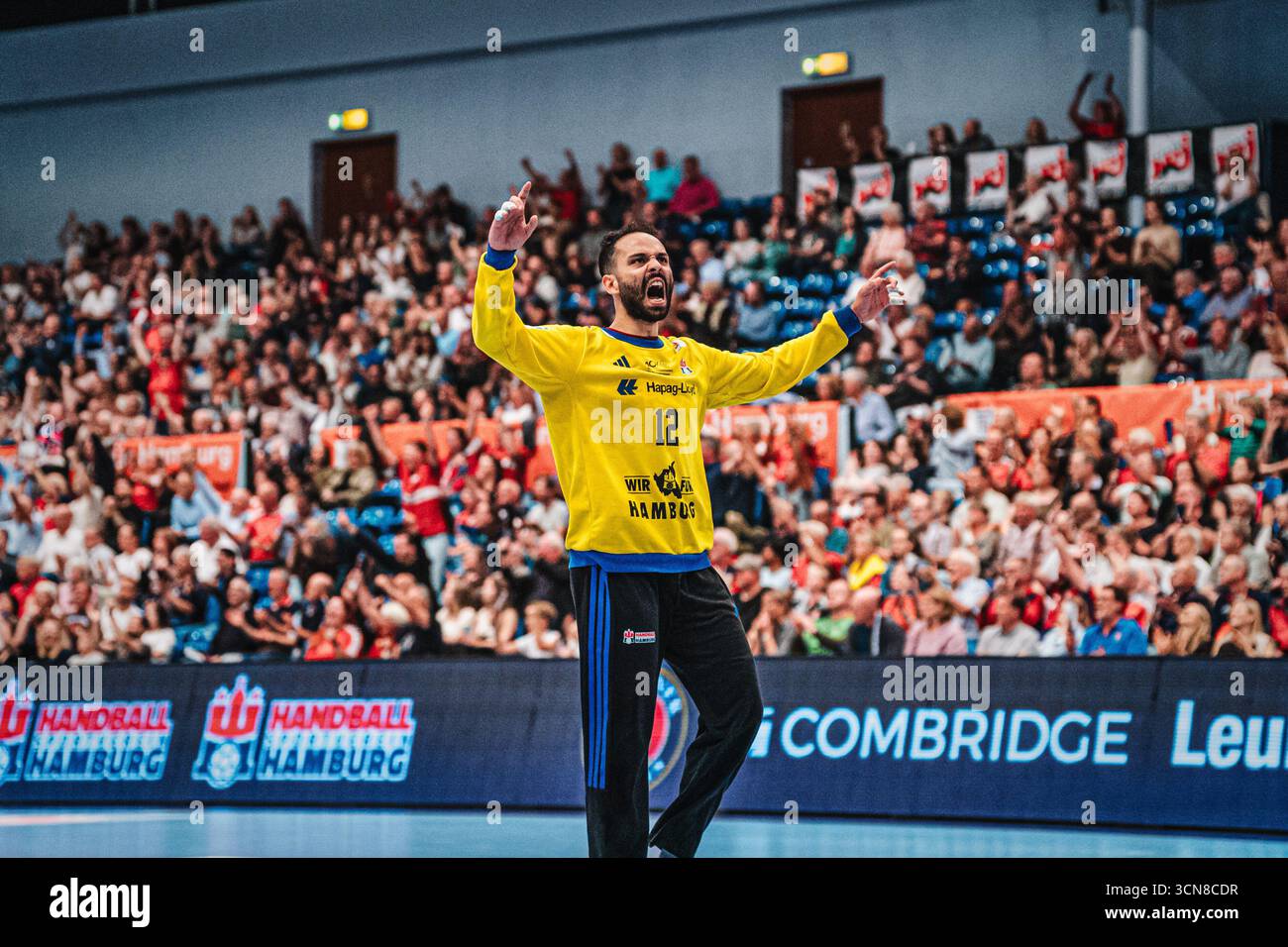 Mohamed El-Tayar (HSV Hamburg, 12) jubelt; HBL: HSV Hamburg vs. TBV ...