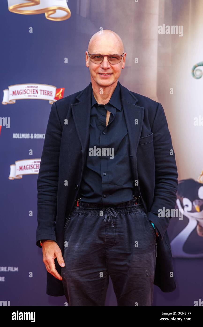 Premiere - Die Schule der magischen Tiere 4 - Christoph Grunert bei der ...
