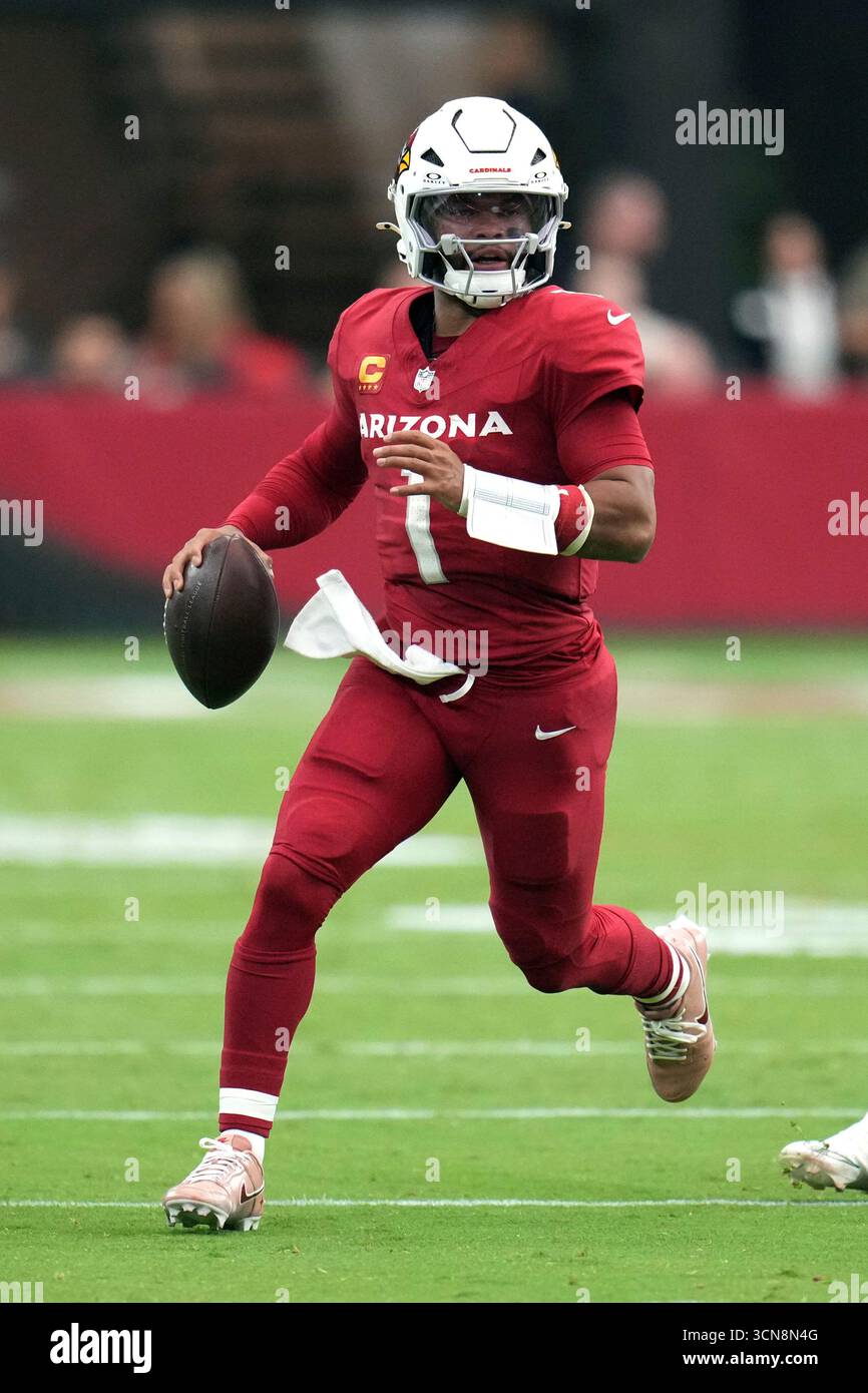 Arizona Cardinals quarterback Kyler Murray (1) runs the ball against ...