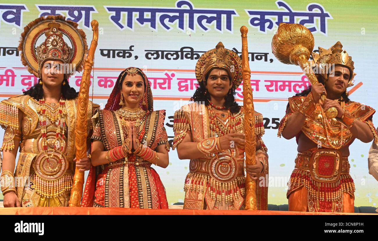 NEW DELHI, INDIA - SEPTEMBER 19: Film star and TV artist Kinshuk Vaidya ...