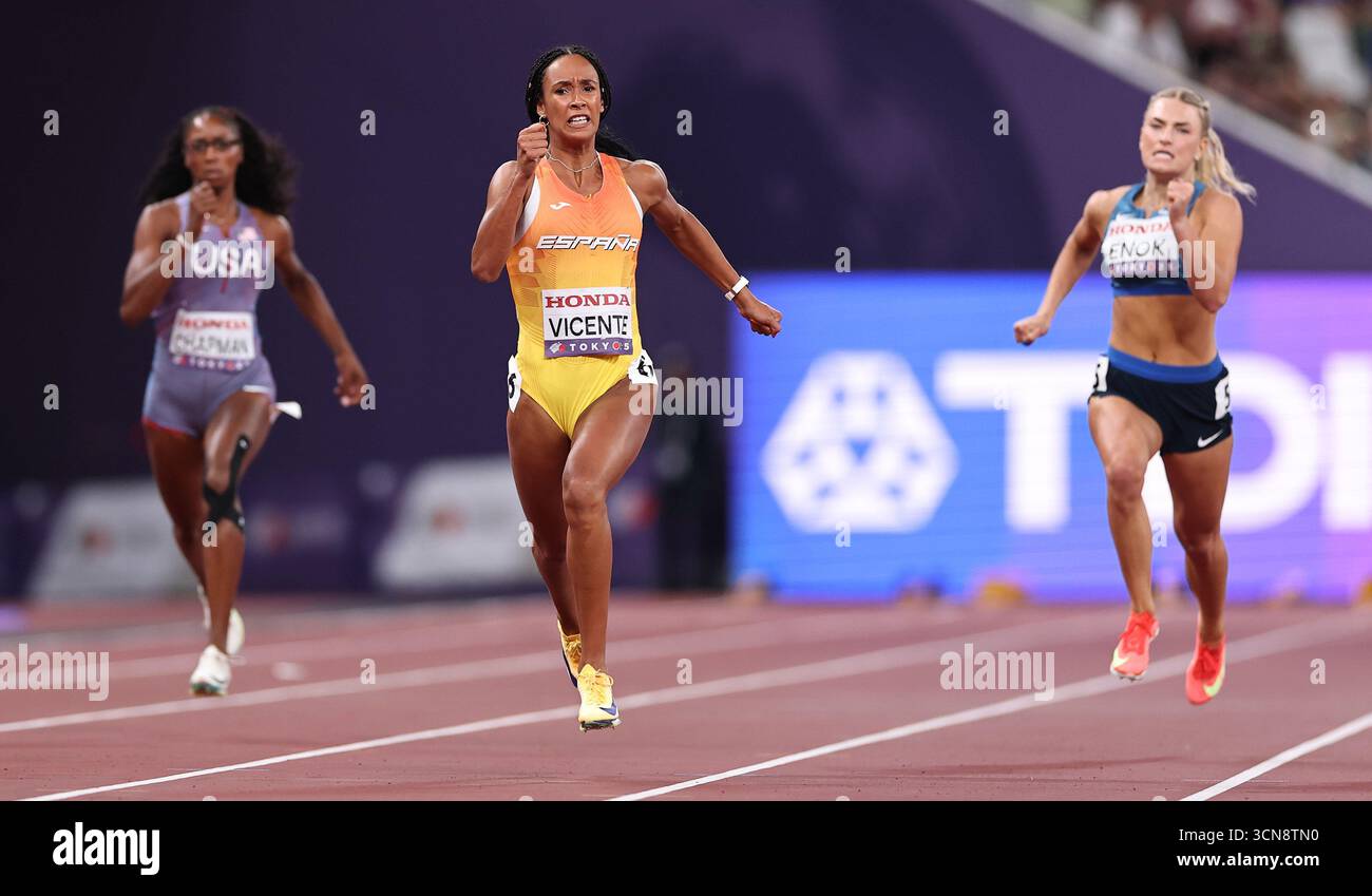 Tokyo, Japan. 19th Sep, 2025. Maria Vincent (C) of Spain competes ...