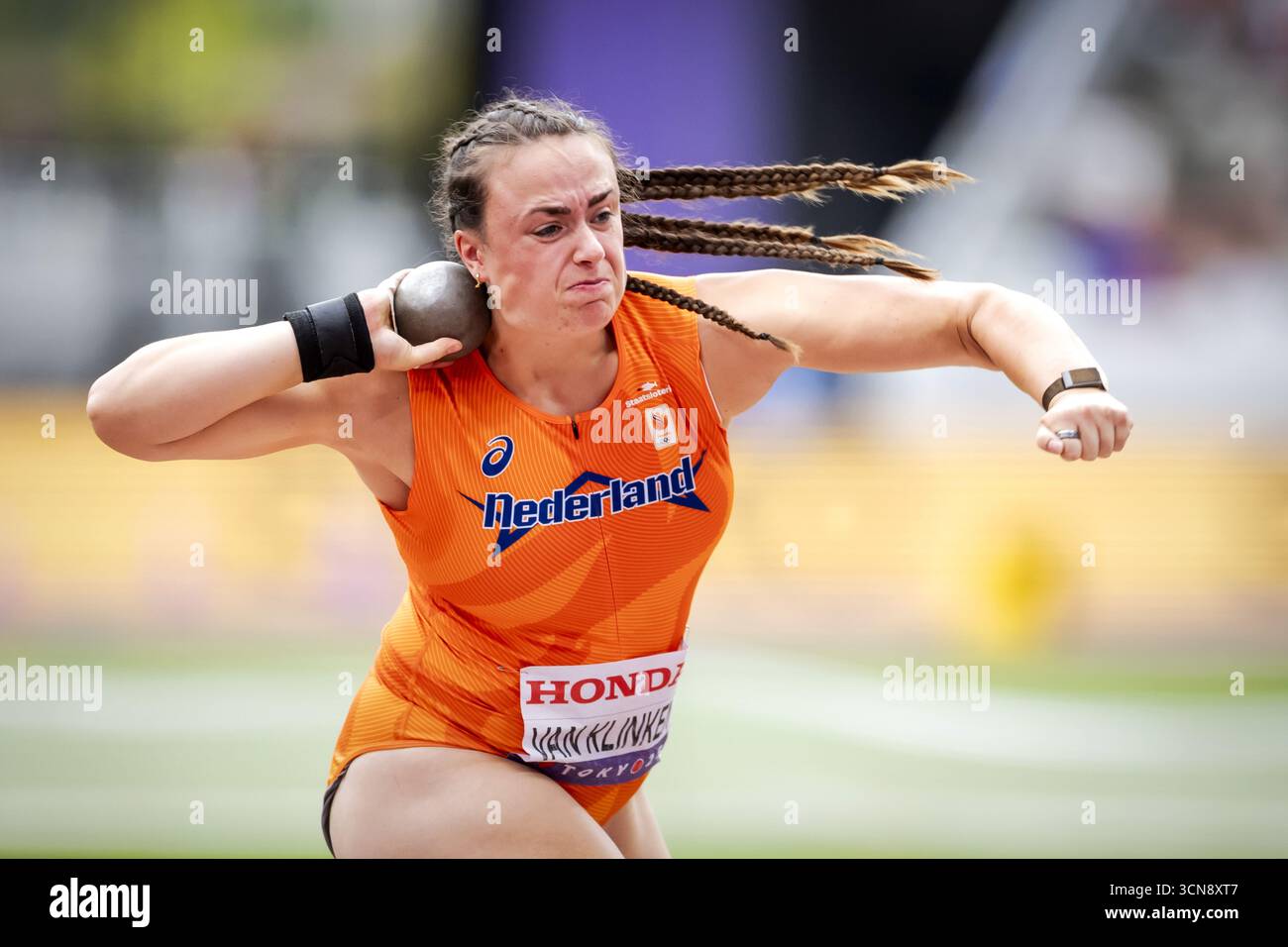 TOKYO - Jorinde van Klinken in the shot put event at the World ...